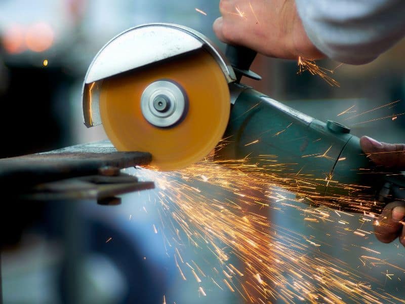 Cosa fa il fabbro: servizi e competenze chiave - Il futuro è adesso